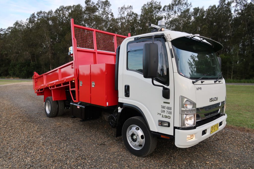 NPR 65-190 Crew Cab TIPPER - 6,500kg GVM | Midcoast Trucks