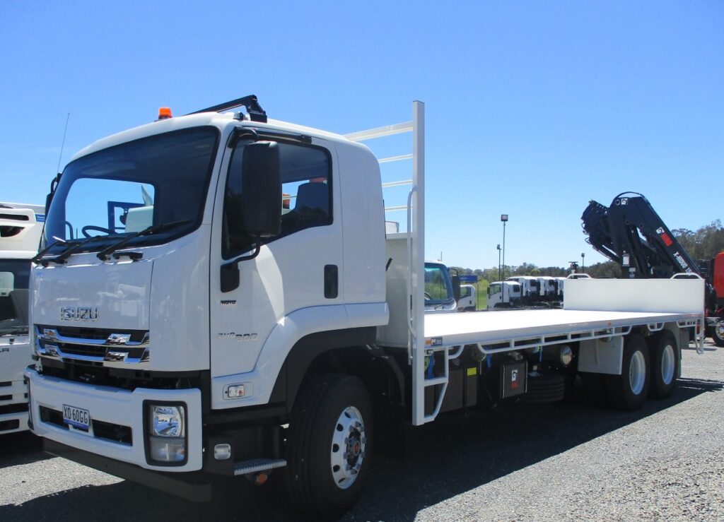 FVY 240-300 Auto LWB - CRANE TRUCK